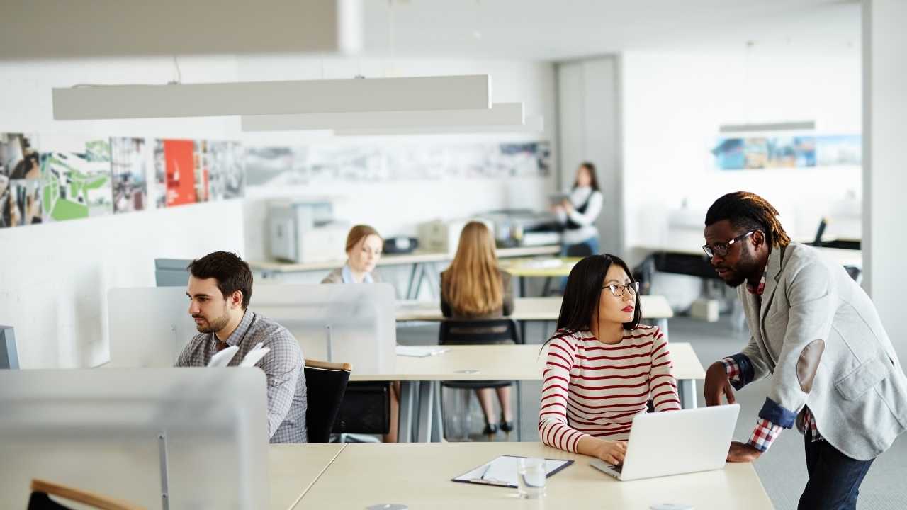 The importance of business ethics - Canadian College for Higher Studies