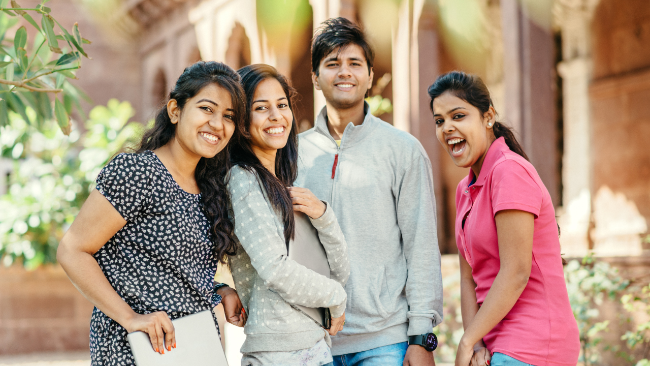 Top 5 advantages studying in Canada - Canadian College for Higher Studies Top 5 advantages studying in Canada - Canadian College for Higher Studies