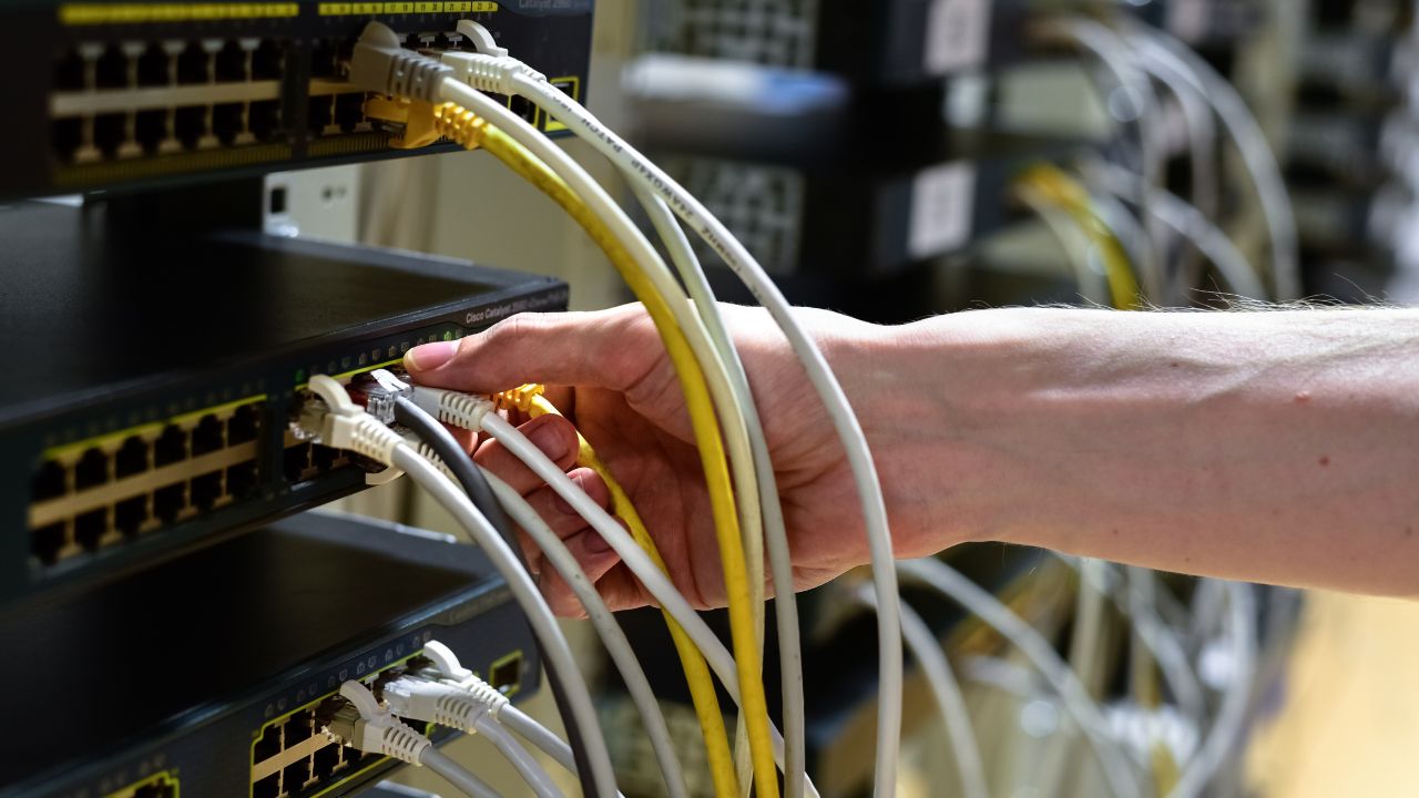 Getting to know Network LAN/WAN Administration - Canadian College for ...