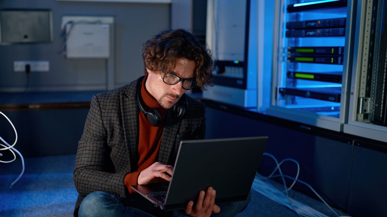 What does a Linux/Unix Systems Administrator do? - Canadian College for ... What does a Linux/Unix Systems Administrator do? - Canadian College for ...